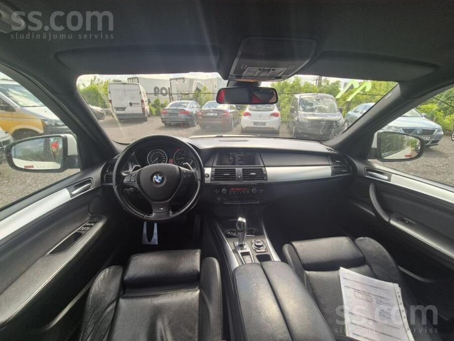 White BMW X5 2012 in Riga, with an engine capacity of 3.00 L and mileage of 295 thousand km for 4600 €, photo 9 on AUTOMOTO.COM.LV