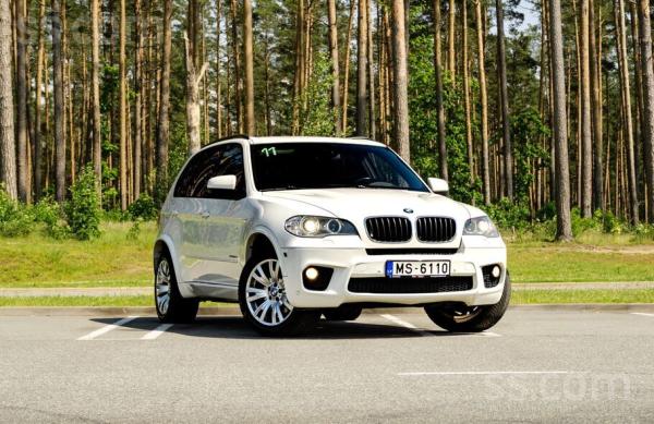 White BMW X5 2012 in Riga, with an engine capacity of 3.00 L and mileage of 295 thousand km for 4500 €, photo 2 on AUTOMOTO.COM.LV