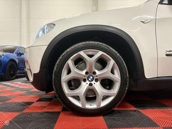 Balts BMW X5 2012 Viļņa, ar dzinēja tilpumu 2.99 L un nobraukumu 243 tūkst. km par 10900 €, foto 9 vietnē AUTOMOTO.COM.LV