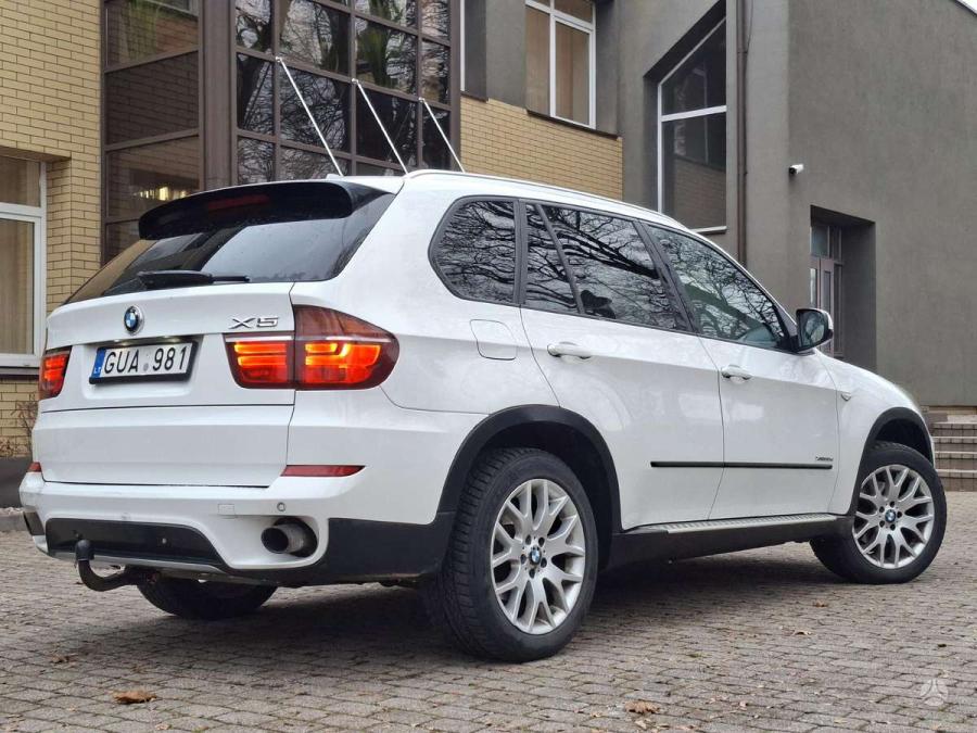 Balts BMW X5 2012 Šilutė, ar dzinēja tilpumu 3.00 L un nobraukumu 283 tūkst. km par 9500 €, foto 5 vietnē AUTOMOTO.COM.LV