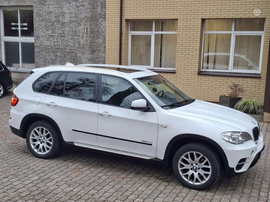 Balts BMW X5 2012 Šilutė, ar dzinēja tilpumu 3.00 L un nobraukumu 283 tūkst. km par 9500 €, foto 9 vietnē AUTOMOTO.COM.LV