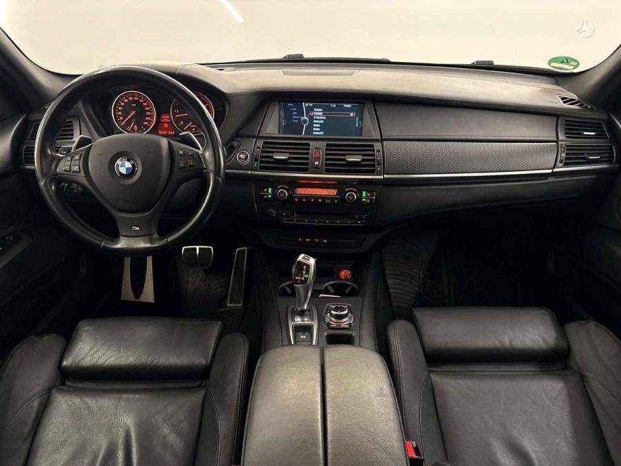 White BMW X5 2012 in Marijampole, with an engine capacity of 2.99 L and mileage of 225 thousand km for 13450 €, photo 8 on AUTOMOTO.COM.LV
