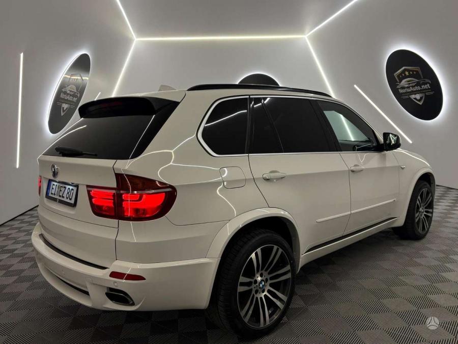 White BMW X5 2012 in Marijampole, with an engine capacity of 2.99 L and mileage of 225 thousand km for 13450 €, photo 26 on AUTOMOTO.COM.LV