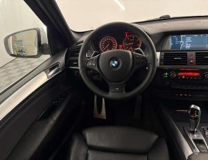 White BMW X5 2012 in Marijampole, with an engine capacity of 2.99 L and mileage of 301 thousand km for 11999 €, photo 18 on AUTOMOTO.COM.LV