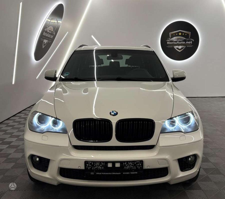 White BMW X5 2012 in Marijampole, with an engine capacity of 2.99 L and mileage of 301 thousand km for 11999 €, photo 27 on AUTOMOTO.COM.LV