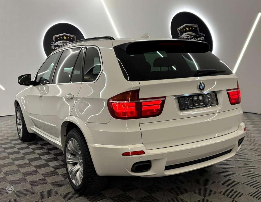 White BMW X5 2012 in Marijampole, with an engine capacity of 2.99 L and mileage of 301 thousand km for 11999 €, photo 29 on AUTOMOTO.COM.LV
