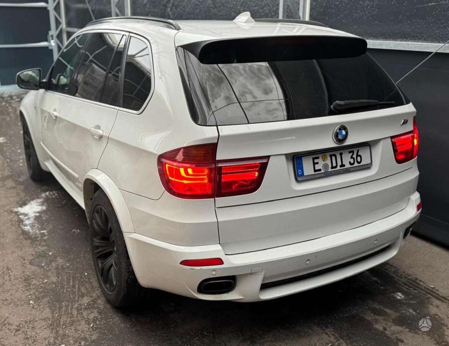 Balts BMW X5 2012 Vievis, ar dzinēja tilpumu 2.99 L un nobraukumu 334 tūkst. km par 5950 €, foto 6 vietnē AUTOMOTO.COM.LV