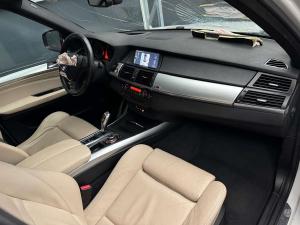 Balts BMW X5 2012 Vievis, ar dzinēja tilpumu 2.99 L un nobraukumu 334 tūkst. km par 5950 €, foto 7 vietnē AUTOMOTO.COM.LV