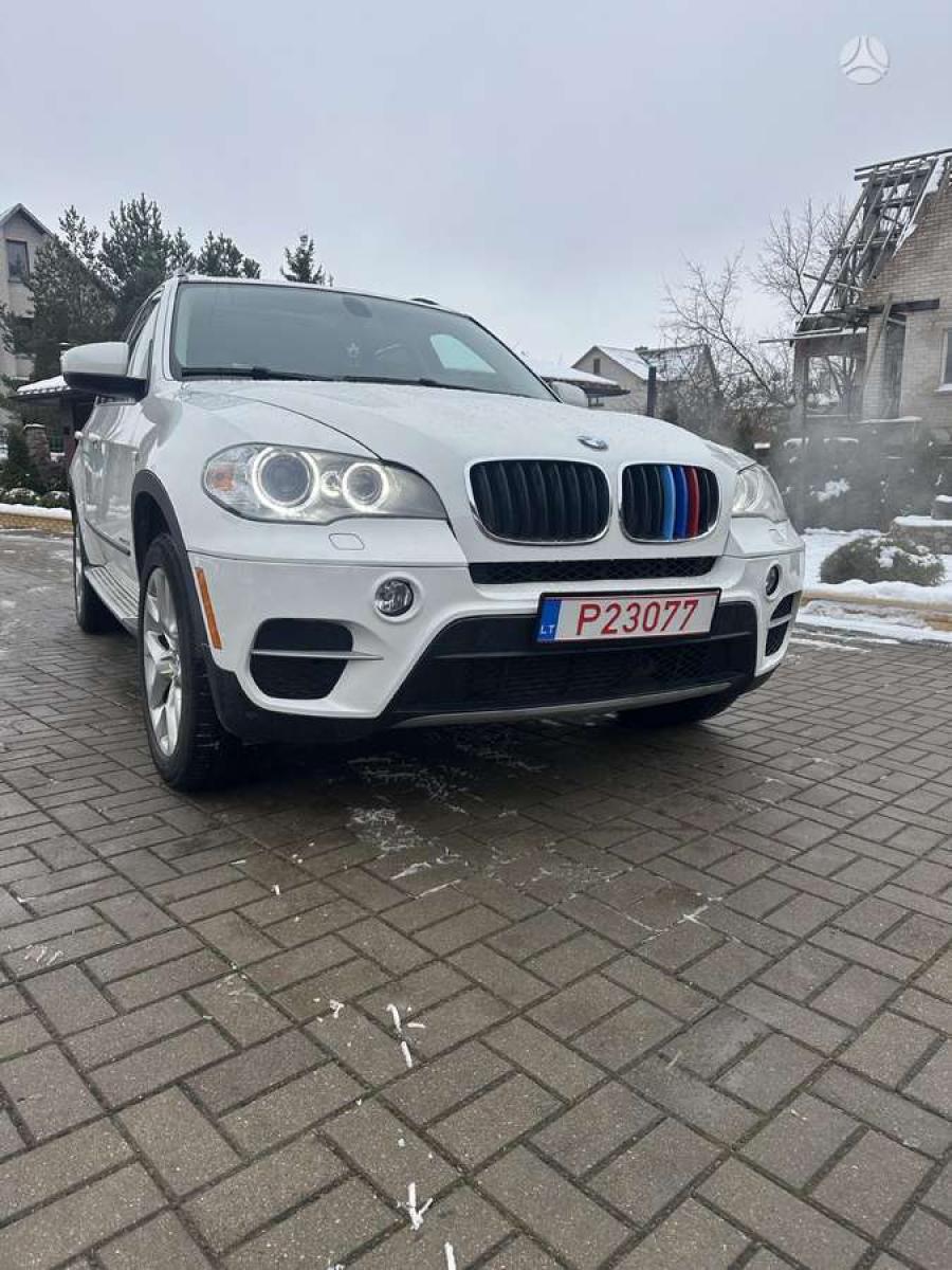 White BMW X5 2012 in Vilnius, with an engine capacity of 2.98 L and mileage of 260 thousand km for 9500 €, photo 2 on AUTOMOTO.COM.LV