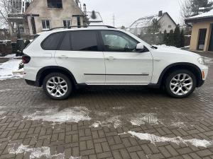 White BMW X5 2012 in Vilnius, with an engine capacity of 2.98 L and mileage of 260 thousand km for 9500 €, photo 3 on AUTOMOTO.COM.LV