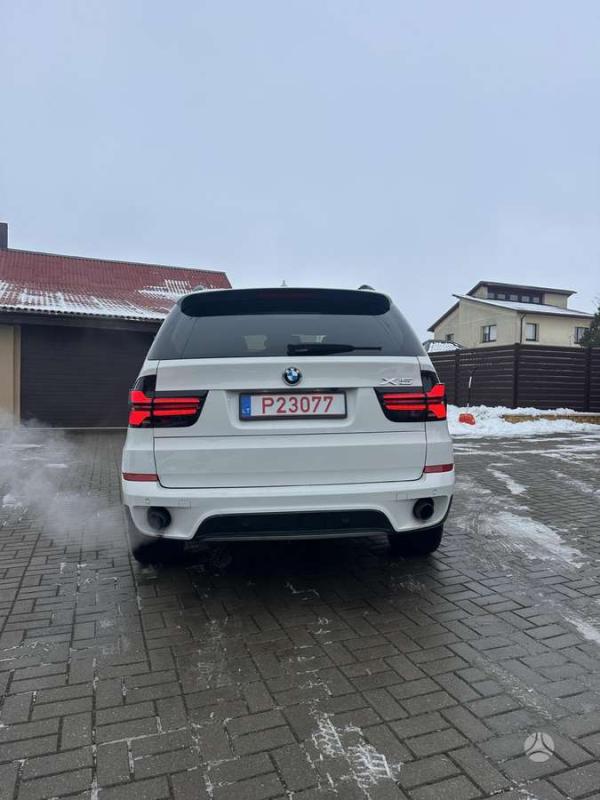 Balts BMW X5 2012 Viļņa, ar dzinēja tilpumu 2.98 L un nobraukumu 260 tūkst. km par 9500 €, foto 4 vietnē AUTOMOTO.COM.LV