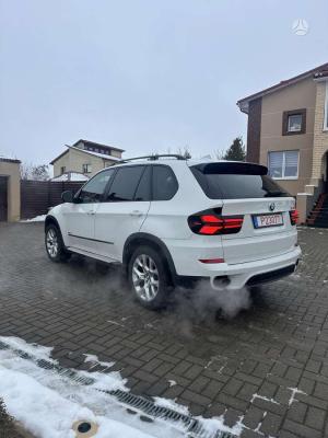 White BMW X5 2012 in Vilnius, with an engine capacity of 2.98 L and mileage of 260 thousand km for 9500 €, photo 6 on AUTOMOTO.COM.LV