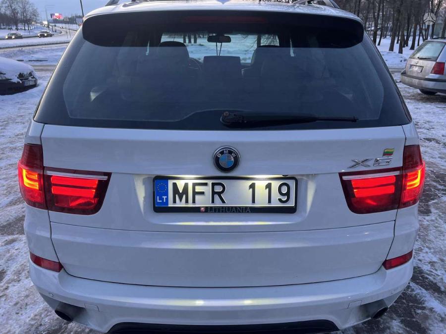 Balts BMW X5 2012 Viļņa, ar dzinēja tilpumu 2.98 L un nobraukumu 204 tūkst. km par 8300 €, foto 5 vietnē AUTOMOTO.COM.LV