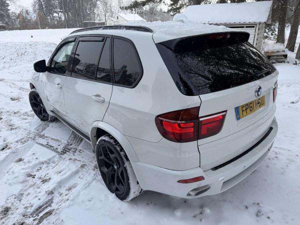 Balts BMW X5 2012 Utena, ar dzinēja tilpumu 2.99 L un nobraukumu 160 tūkst. km par 5850 €, foto 9 vietnē AUTOMOTO.COM.LV