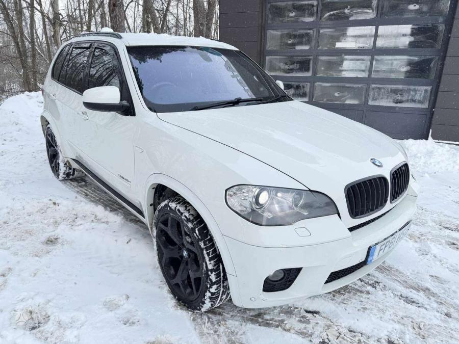 White BMW X5 2012 in Utena, with an engine capacity of 2.99 L and mileage of 160 thousand km for 5850 €, photo 14 on AUTOMOTO.COM.LV