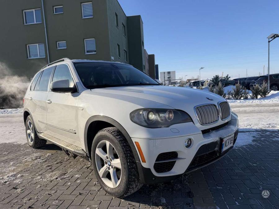 Balts BMW X5 2012 Viļņa, ar dzinēja tilpumu 4.40 L un nobraukumu 220 tūkst. km par 9200 €, foto 3 vietnē AUTOMOTO.COM.LV