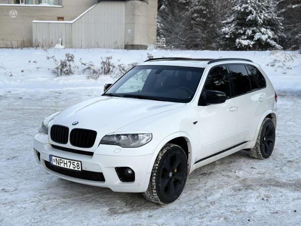 White BMW X5 2012 in Vilnius, with an engine capacity of 3.00 L and mileage of 270 thousand km for 10900 €, photo 2 on AUTOMOTO.COM.LV