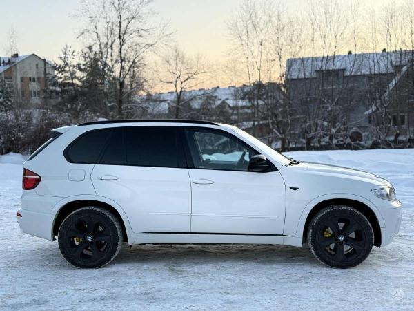 White BMW X5 2012 in Vilnius, with an engine capacity of 3.00 L and mileage of 270 thousand km for 10900 €, photo 4 on AUTOMOTO.COM.LV