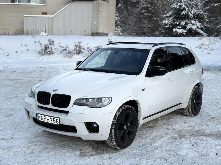White BMW X5 2012 in Vilnius, with an engine capacity of 2.99 L and mileage of 270 thousand km for 11900 €, photo 1 on AUTOMOTO.COM.LV
