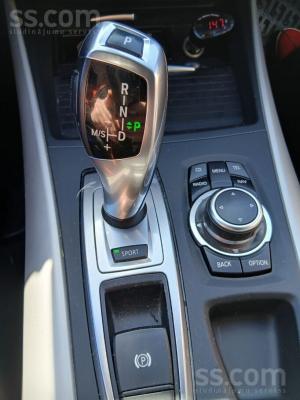 White BMW X5 2012 in Rezekne, with an engine capacity of 3.00 L and mileage of 294 thousand km for 11250 €, photo 16 on AUTOMOTO.COM.LV