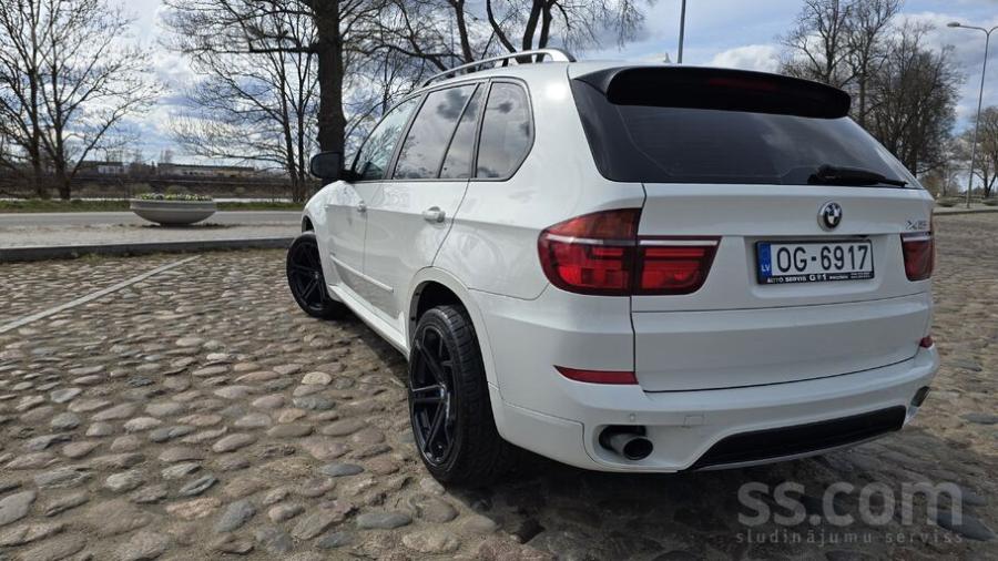 Balts BMW X5 2012 Daugavpils, ar dzinēja tilpumu 3.00 L un nobraukumu 233 tūkst. km par 13000 €, foto 6 vietnē AUTOMOTO.COM.LV