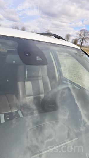 Balts BMW X5 2012 Daugavpils, ar dzinēja tilpumu 3.00 L un nobraukumu 233 tūkst. km par 13000 €, foto 8 vietnē AUTOMOTO.COM.LV