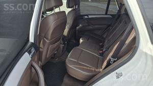 Balts BMW X5 2012 Daugavpils, ar dzinēja tilpumu 3.00 L un nobraukumu 233 tūkst. km par 13000 €, foto 14 vietnē AUTOMOTO.COM.LV