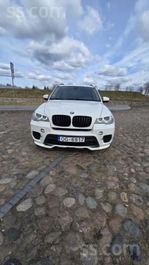 Balts BMW X5 2012 Daugavpils, ar dzinēja tilpumu 3.00 L un nobraukumu 233 tūkst. km par 13000 €, foto 28 vietnē AUTOMOTO.COM.LV