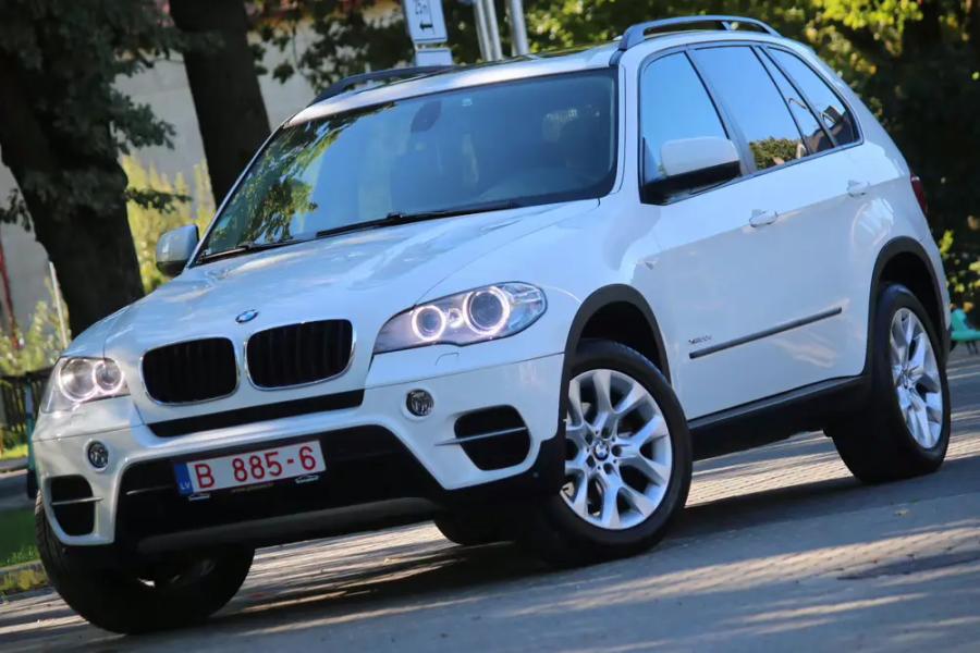 Balts BMW X5 2012 Rīga, ar dzinēja tilpumu 3.00 L un nobraukumu 276 tūkst. km par 12390 €, foto 1 vietnē AUTOMOTO.COM.LV