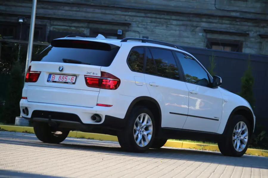 Balts BMW X5 2012 Rīga, ar dzinēja tilpumu 3.00 L un nobraukumu 276 tūkst. km par 12390 €, foto 7 vietnē AUTOMOTO.COM.LV
