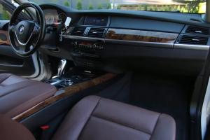 Balts BMW X5 2012 Rīga, ar dzinēja tilpumu 3.00 L un nobraukumu 276 tūkst. km par 12390 €, foto 12 vietnē AUTOMOTO.COM.LV