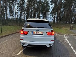 White BMW X5 2012 in Riga, with an engine capacity of 3.00 L and mileage of 228 thousand km for 6000 €, photo 7 on AUTOMOTO.COM.LV