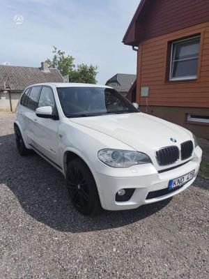 White BMW X5 2012 in Marijampole, with an engine capacity of 2.99 L and mileage of 343 thousand km for 16500 €, photo  on AUTOMOTO.COM.LV