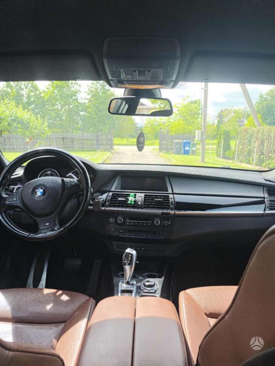 Balts BMW X5 2012 Marijampole, ar dzinēja tilpumu 2.99 L un nobraukumu 343 tūkst. km par 16500 €, foto 4 vietnē AUTOMOTO.COM.LV