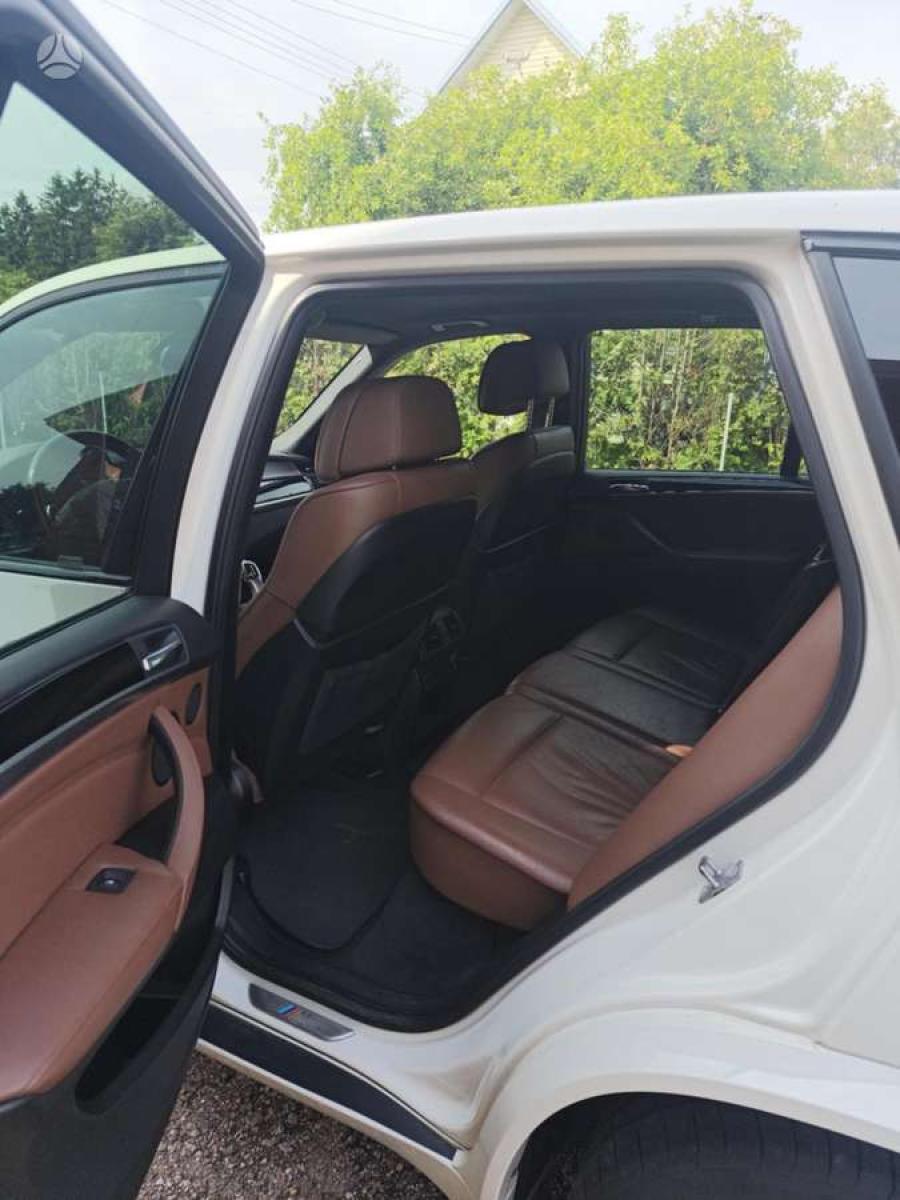 Balts BMW X5 2012 Marijampole, ar dzinēja tilpumu 2.99 L un nobraukumu 343 tūkst. km par 16500 €, foto 10 vietnē AUTOMOTO.COM.LV