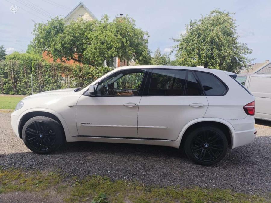 Balts BMW X5 2012 Marijampole, ar dzinēja tilpumu 2.99 L un nobraukumu 343 tūkst. km par 16500 €, foto 14 vietnē AUTOMOTO.COM.LV