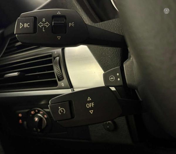 Balts BMW X5 2012 Marijampole, ar dzinēja tilpumu 2.99 L un nobraukumu 306 tūkst. km par 11850 €, foto 3 vietnē AUTOMOTO.COM.LV