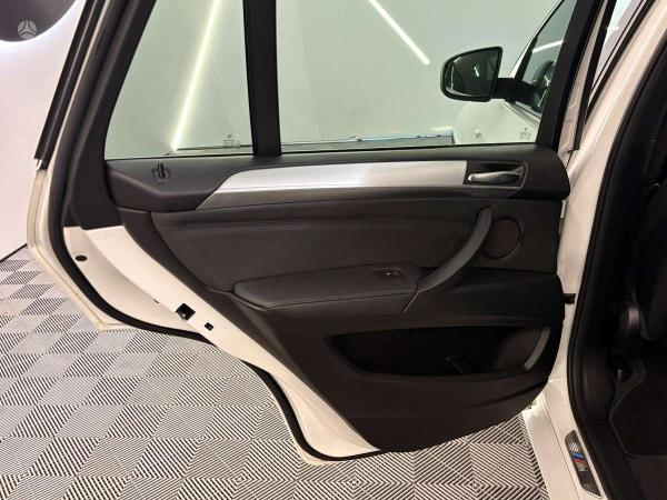 Balts BMW X5 2012 Marijampole, ar dzinēja tilpumu 2.99 L un nobraukumu 306 tūkst. km par 11850 €, foto 8 vietnē AUTOMOTO.COM.LV