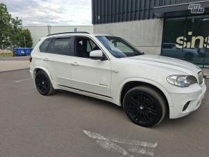 Balts BMW X5 2012 Alīta, ar dzinēja tilpumu 3.00 L un nobraukumu 198 tūkst. km par 3350 €, foto 8 vietnē AUTOMOTO.COM.LV