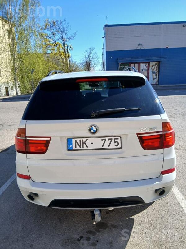 Balts BMW X5 2012 Rēzekne, ar dzinēja tilpumu 3.00 L un nobraukumu 295 tūkst. km par 11250 €, foto 2 vietnē AUTOMOTO.COM.LV