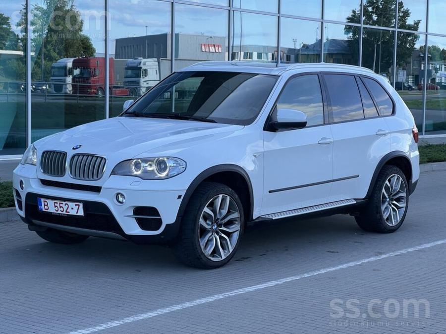 White BMW X5 2012 in Rezekne, with an engine capacity of 3.00 L and mileage of 210 thousand km for 15990 €, photo 3 on AUTOMOTO.COM.LV