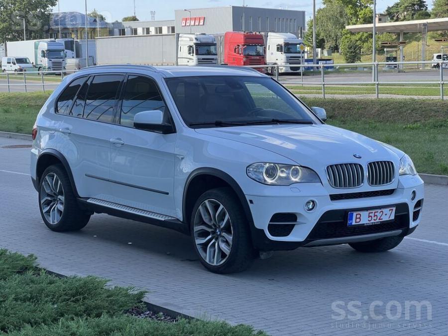 White BMW X5 2012 in Rezekne, with an engine capacity of 3.00 L and mileage of 210 thousand km for 15990 €, photo 4 on AUTOMOTO.COM.LV