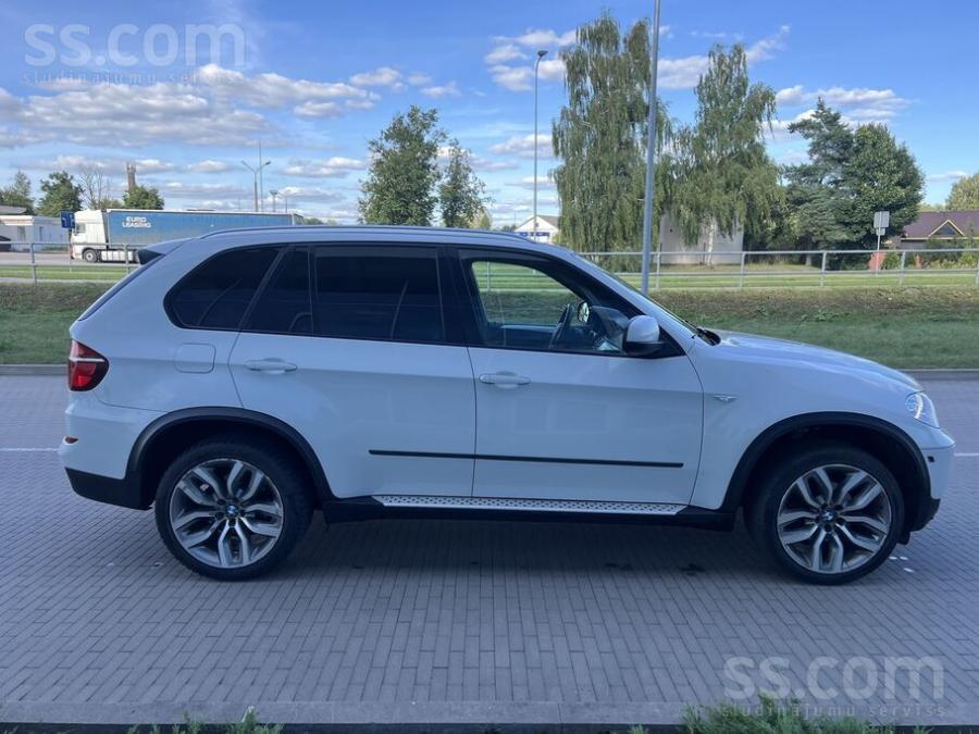White BMW X5 2012 in Rezekne, with an engine capacity of 3.00 L and mileage of 210 thousand km for 15990 €, photo 6 on AUTOMOTO.COM.LV