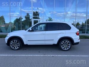 White BMW X5 2012 in Rezekne, with an engine capacity of 3.00 L and mileage of 210 thousand km for 15990 €, photo 7 on AUTOMOTO.COM.LV