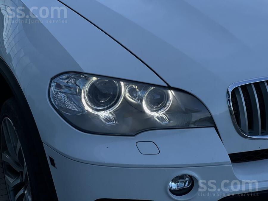 White BMW X5 2012 in Rezekne, with an engine capacity of 3.00 L and mileage of 210 thousand km for 15990 €, photo 12 on AUTOMOTO.COM.LV