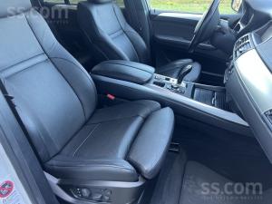 White BMW X5 2012 in Rezekne, with an engine capacity of 3.00 L and mileage of 210 thousand km for 15990 €, photo 15 on AUTOMOTO.COM.LV