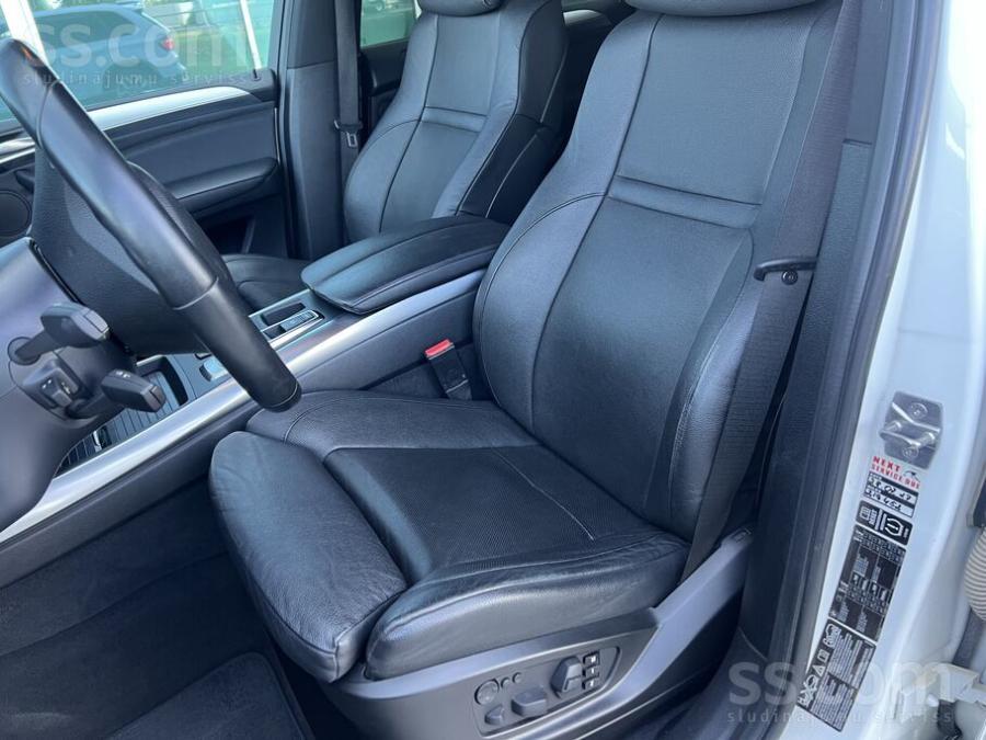 White BMW X5 2012 in Rezekne, with an engine capacity of 3.00 L and mileage of 210 thousand km for 15990 €, photo 16 on AUTOMOTO.COM.LV