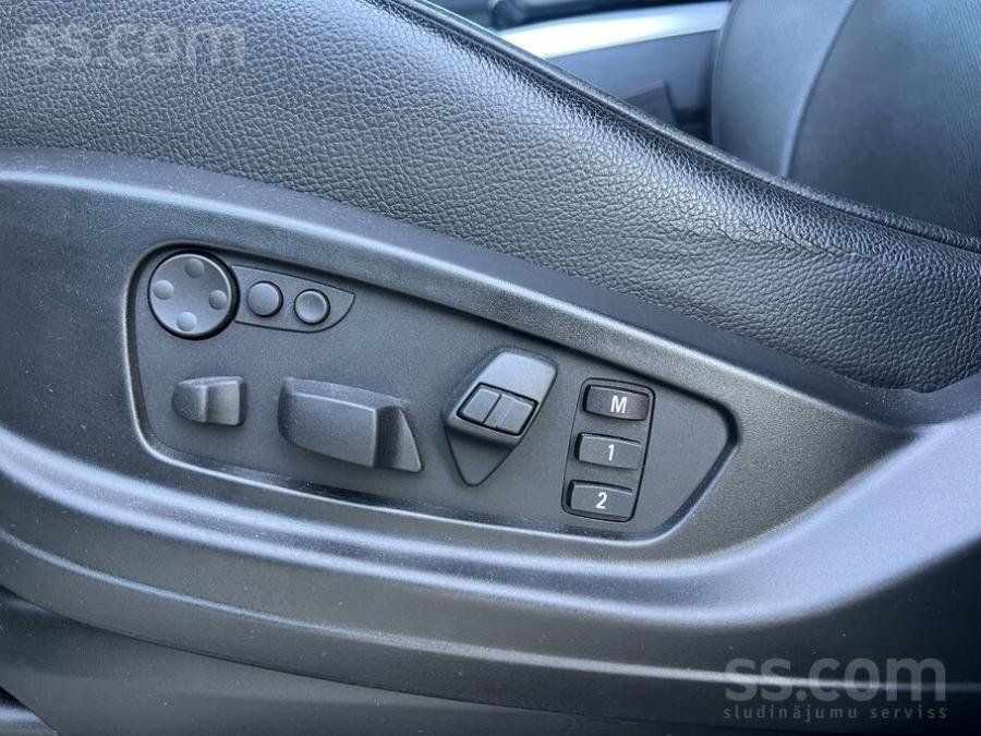 White BMW X5 2012 in Rezekne, with an engine capacity of 3.00 L and mileage of 210 thousand km for 15990 €, photo 17 on AUTOMOTO.COM.LV