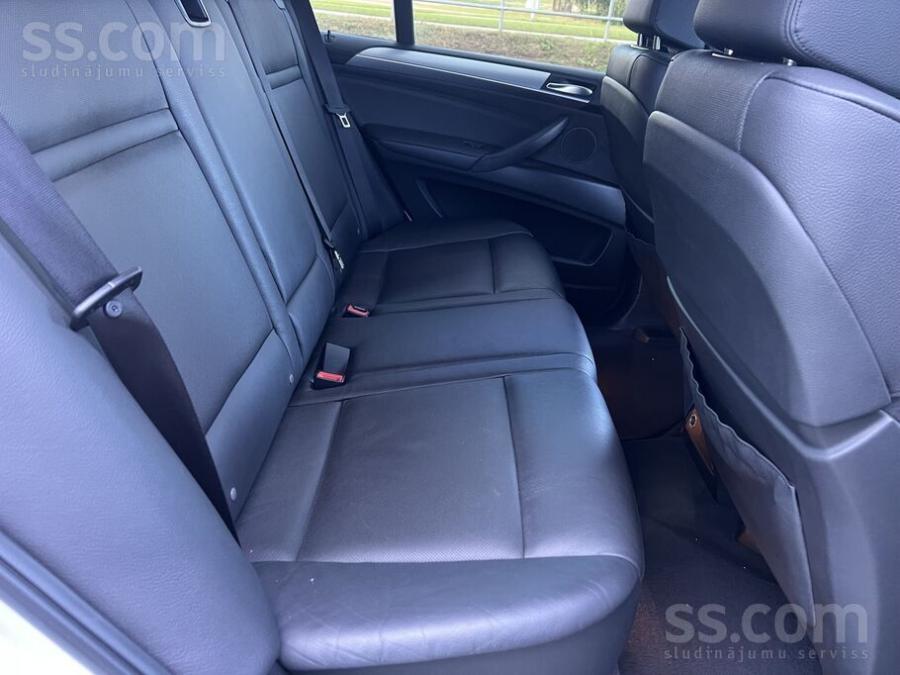 White BMW X5 2012 in Rezekne, with an engine capacity of 3.00 L and mileage of 210 thousand km for 15990 €, photo 23 on AUTOMOTO.COM.LV