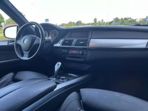 White BMW X5 2012 in Rezekne, with an engine capacity of 3.00 L and mileage of 210 thousand km for 15990 €, photo 13 on AUTOMOTO.COM.LV